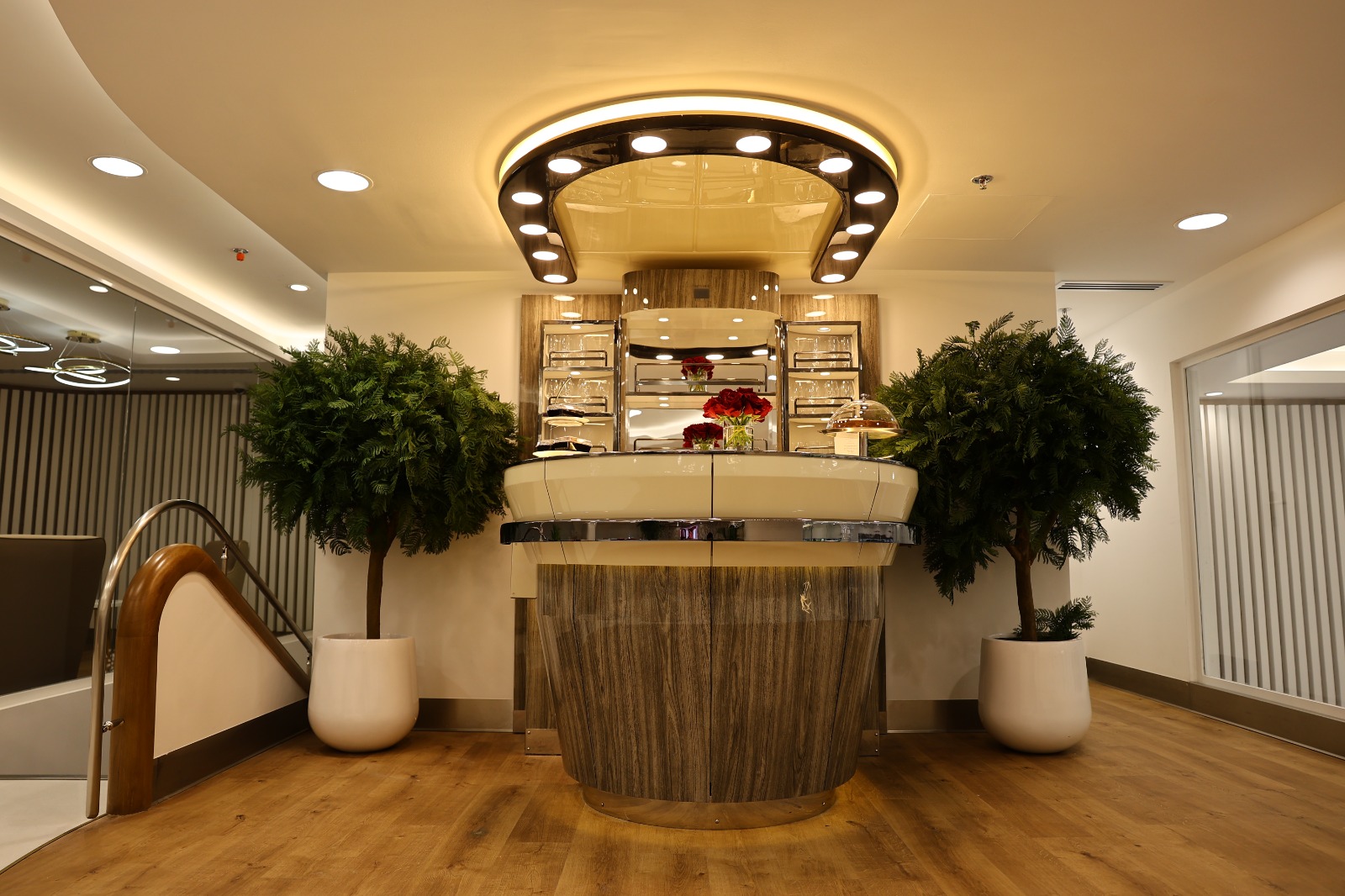 Emirates World Cairo: A380 Onboard Lounge on display - Dubai Public ...