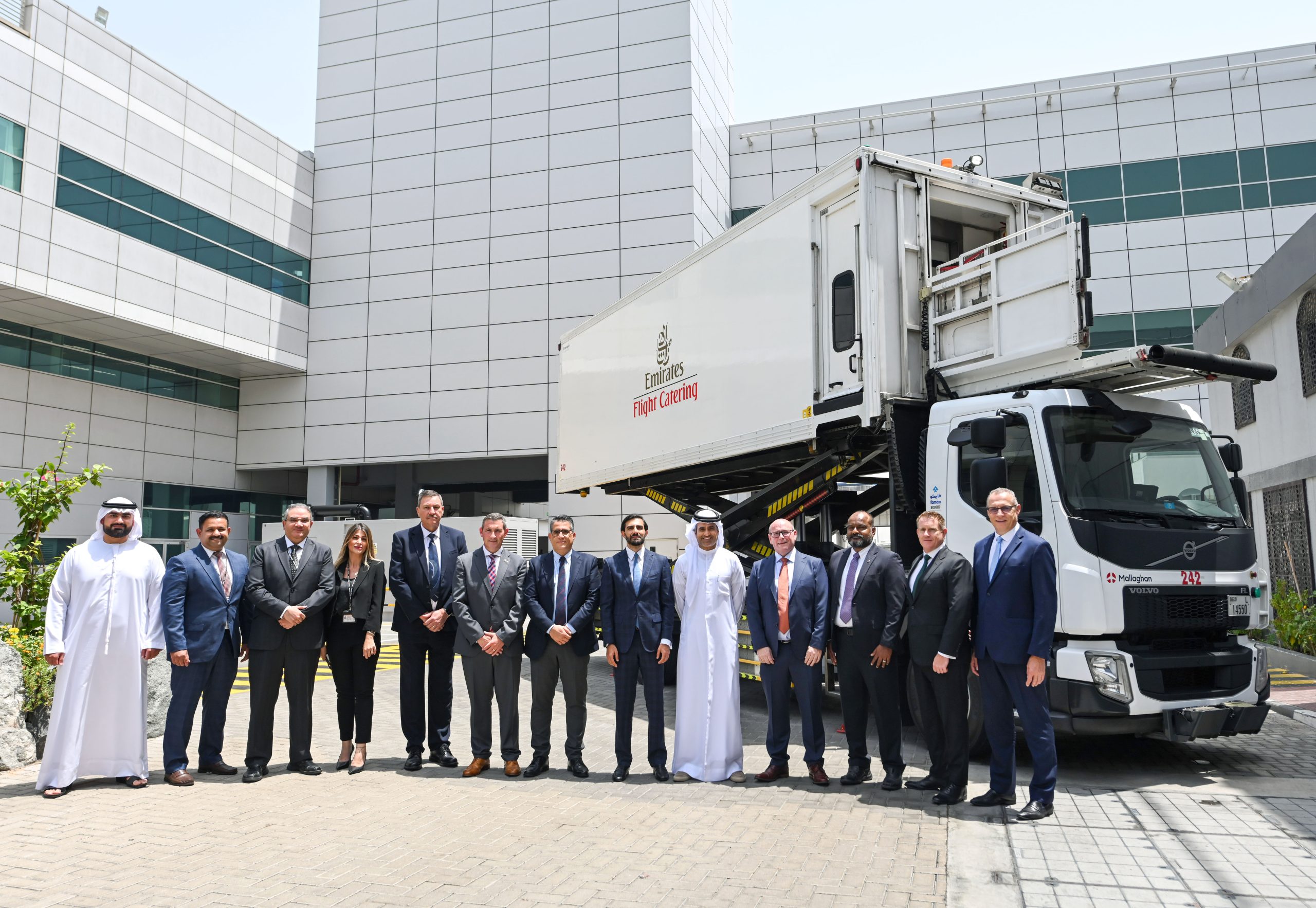 Aircraft catering trucks: Emirates (EKFC) invest in 53 - Dubai Public ...