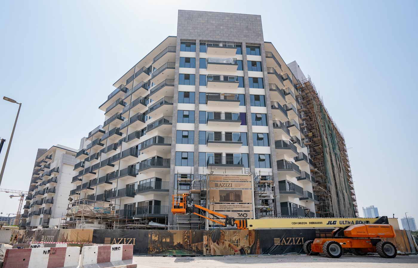 Azizi Beach Oasis Nears Completion at 94% - Dubai Public Relations Hub